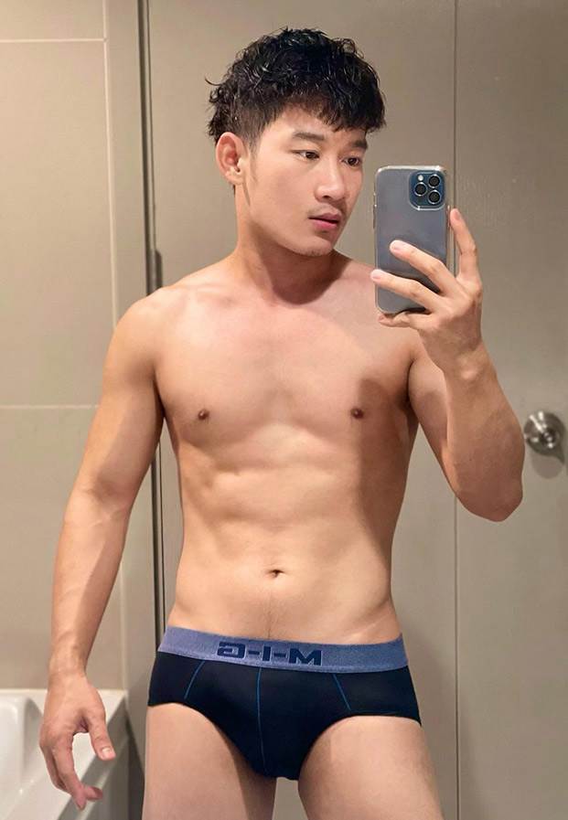 Alex Narak แจกวาร์ปหนุ่มหล่อเป้าแน่น โชว์ความใหญ่ ตุงสุดเร้าใจ