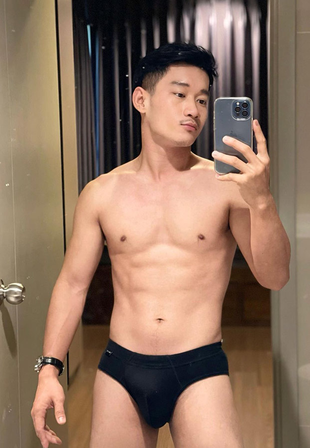 Alex Narak แจกวาร์ปหนุ่มหล่อเป้าแน่น โชว์ความใหญ่ ตุงสุดเร้าใจ