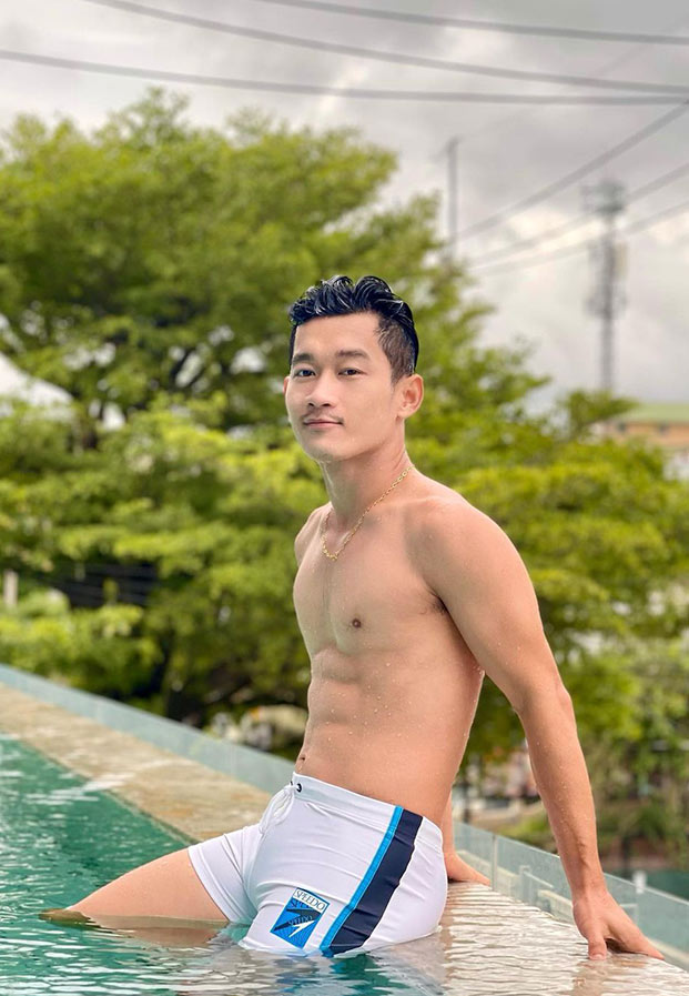 Alex Narak แจกวาร์ปหนุ่มหล่อเป้าแน่น โชว์ความใหญ่ ตุงสุดเร้าใจ